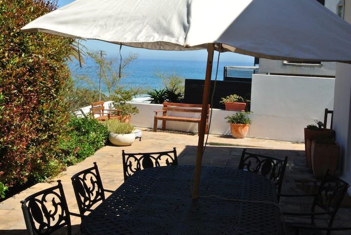 Bay Beach Villa One Minute Camps Bay Beachfront . - Camps Bay