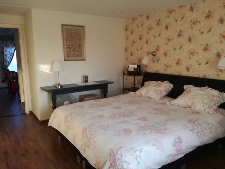 La Rose: Knusse Kamers Met Alle Hedendaags Comfort - Eersel