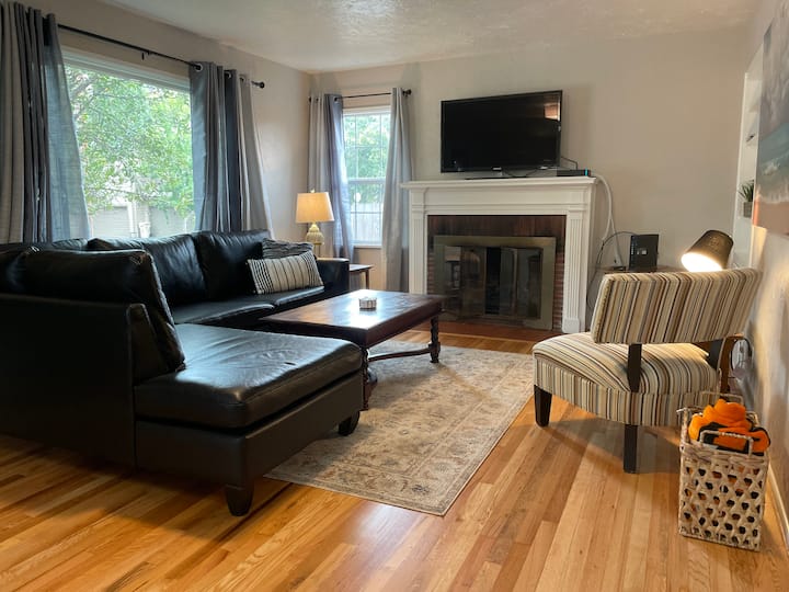 Cheerful Campus Cottage, Great Location! - Corvallis, OR