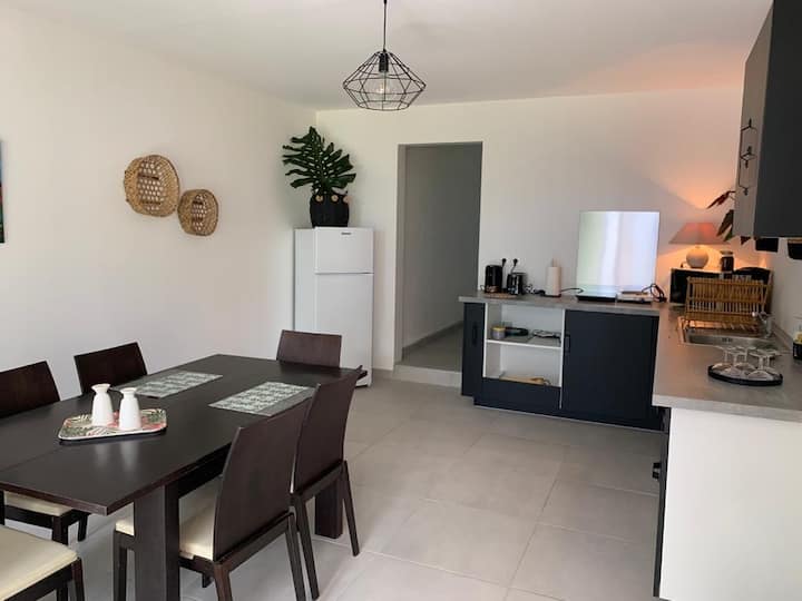 Magnifique Rez De Jardin  Avec Vue Sur Saint Denis - Saint-Denis, La Réunion