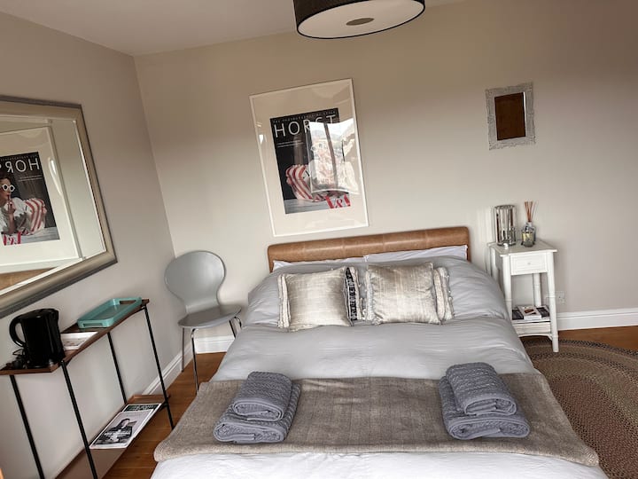 2 Lovely Rooms With Views And A
Short Walk To City - Bath