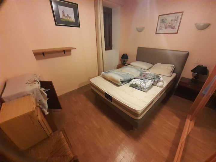 Maison De Campagne, Confortable. - Salles-Curan