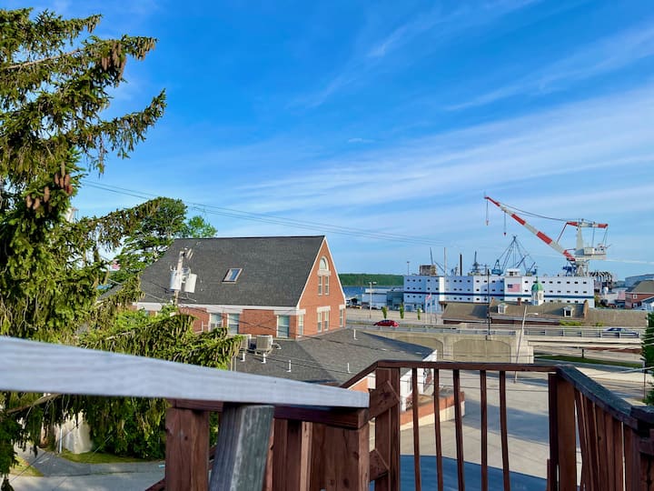 Top Floor Loft Apartment In Downtown Bath - Bath, ME