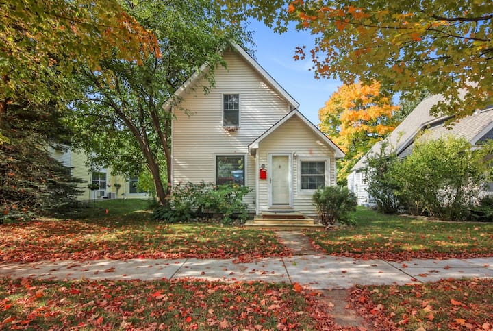 Garfield Township Holiday Rentals & Homes - Michigan, United States ...