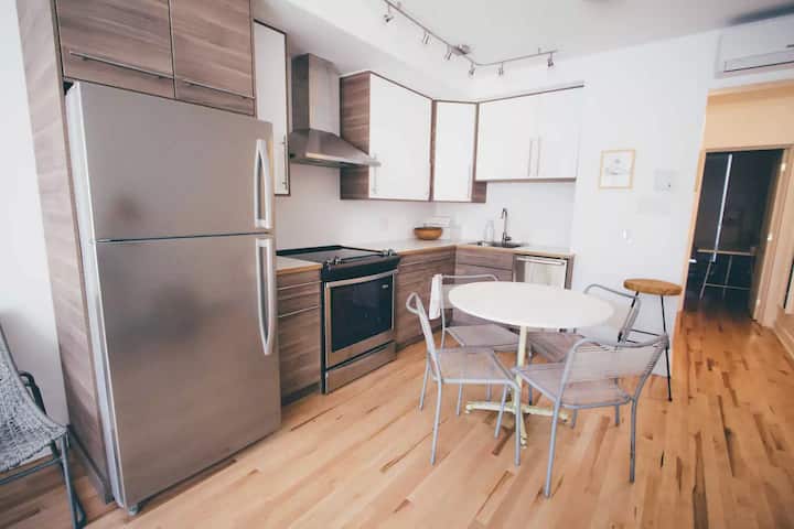 31 Jours Et Plus Beau Duplex Au Plateau Mont-royal - Montreal
