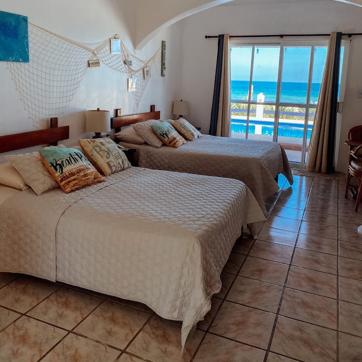 Beach Front Studio W/ Pool & Wifi - Isla Mujeres