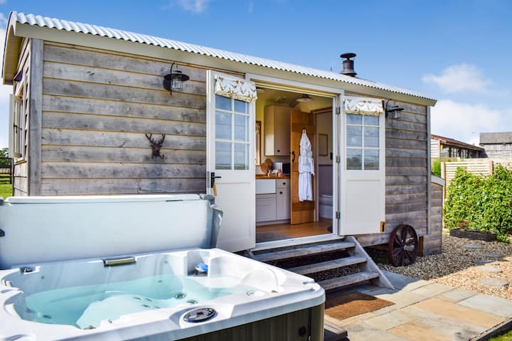 Shepherds Hut #2 At Avon Farm Estate With Hot Tub - Dyrham