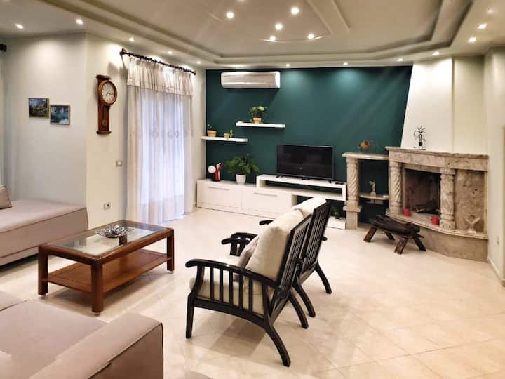 Lovely Villa Near The City Center / The New Bazaar - Tirana