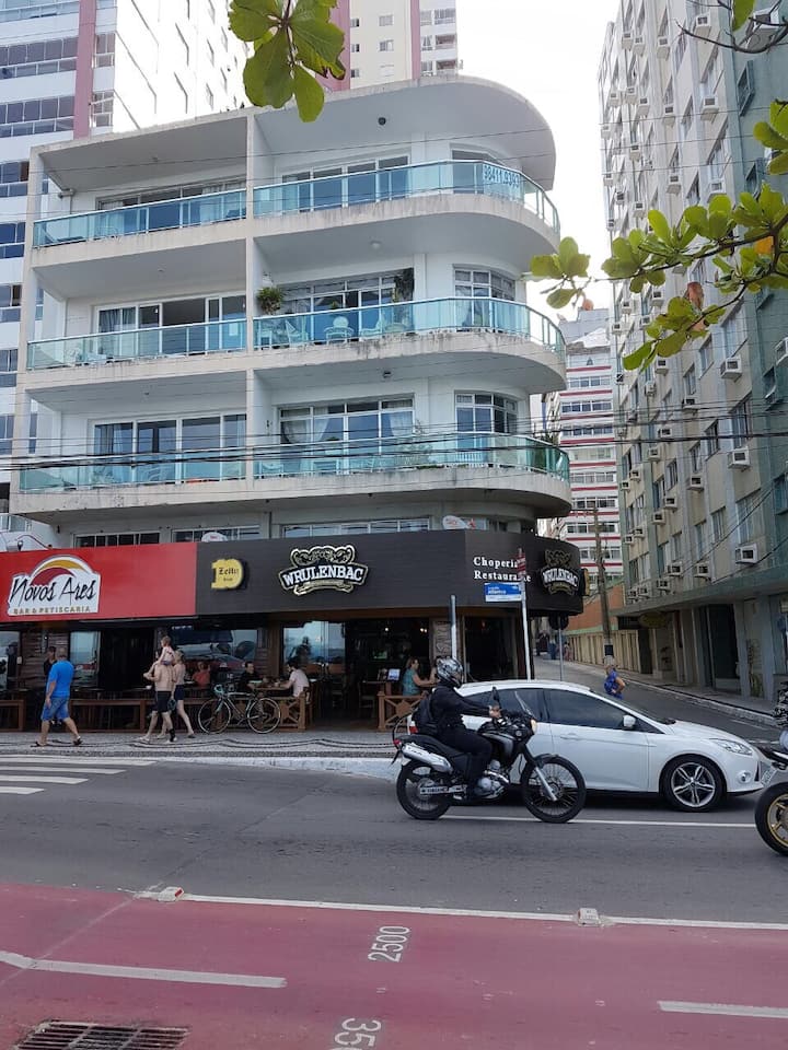 Apto Com Ac Na Av Atlantica Para 2 Pessoas Em Bc - Balneário Camboriú