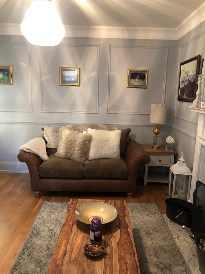 Lovely Double Bedroom - Steyning