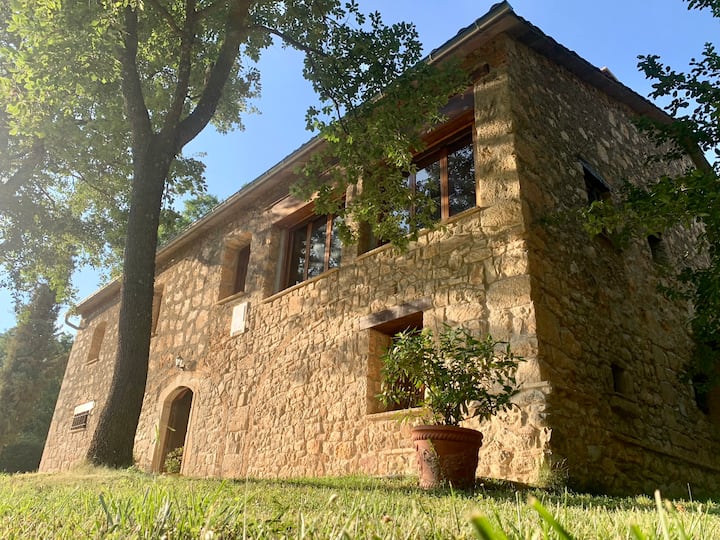 Masía Rural “3 Xiprers” - Paraje Idílico Pirineo - Saldes