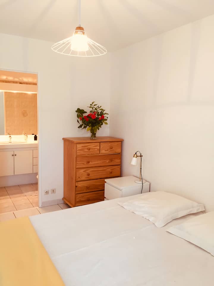 Lumineux Appartement, Spacieux Et Confortable - Grasse