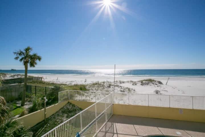 Awesome Beachfront Condo! Clearwater 1b - Gulf Shores, AL