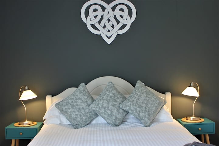 The Cottage At Kilmuir Park
Hi-30461-f - Skye