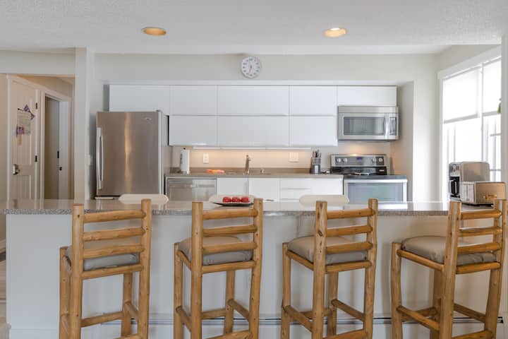 Hot Tub,2 Bdrm, Walk Or Free Bus To Ski Or Town! - Breckenridge, CO