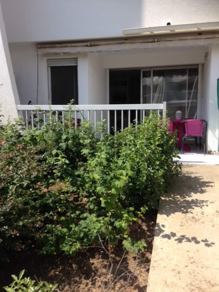 Joli Appart, Grande Terrasse , à 200 M De La Plage - La Grande-Motte