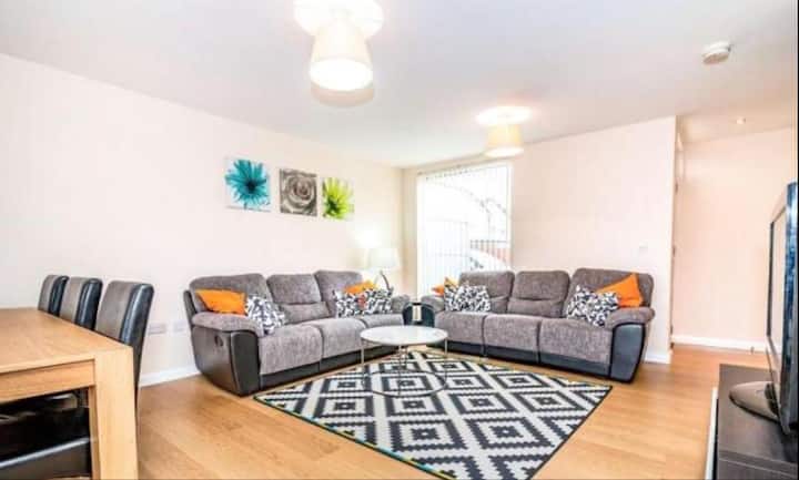 Very Clean House - Car Parking - Close To The City - Manchester