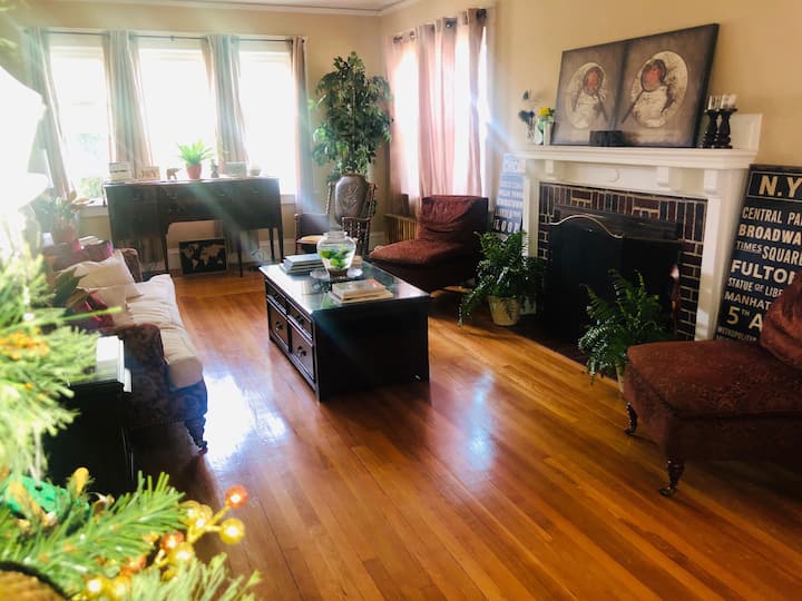 Stone Chateau: Tranquil Solitude Retreat - Cranston, RI