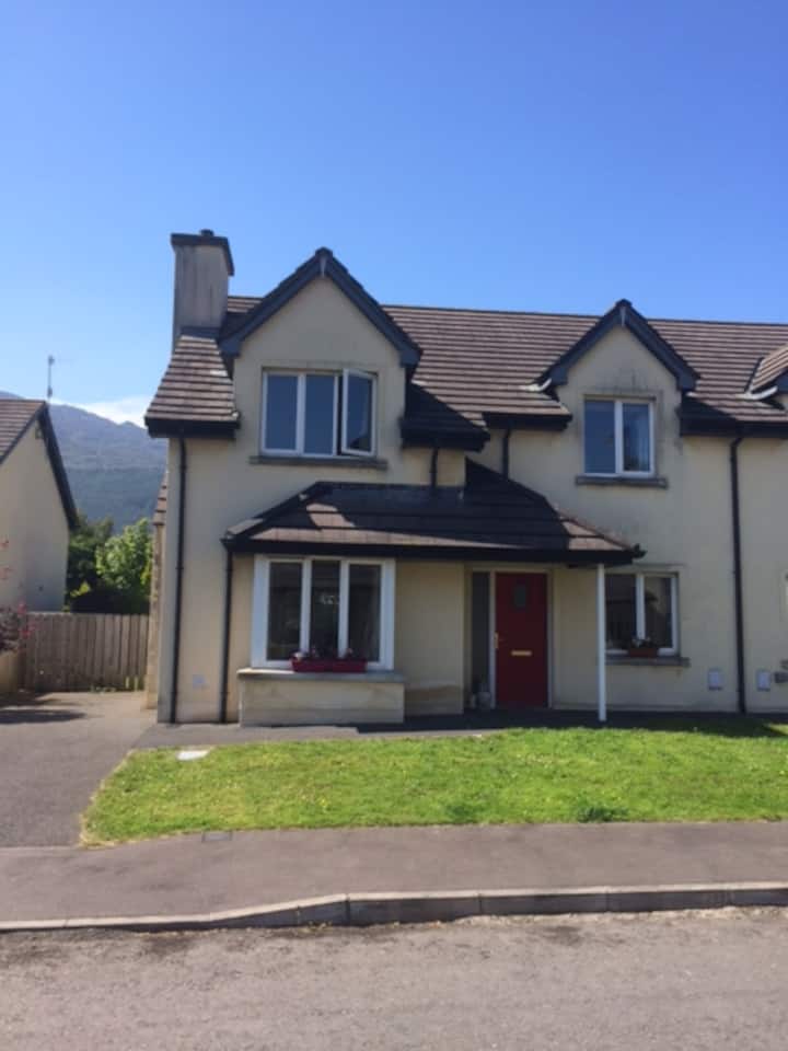 Village Lodge, Oyster Bay Court,  Carlingford - Carlingford