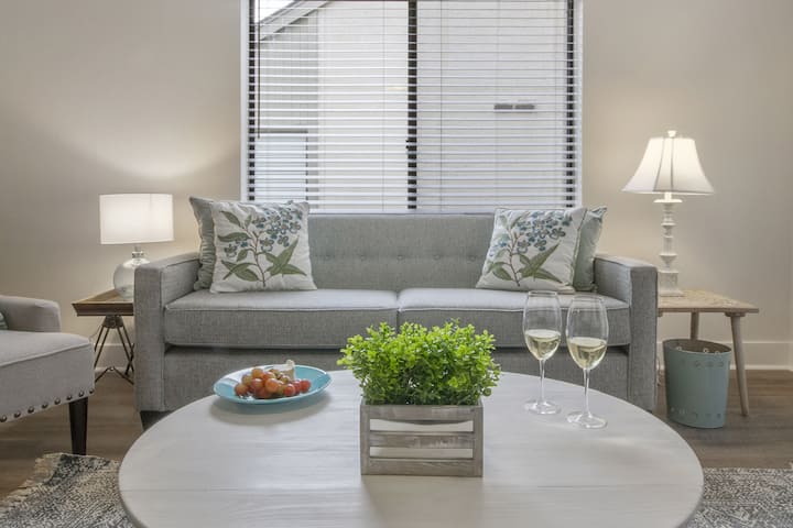 Walk To Beach & Coligny | Pool | Hideaway Villa - South Carolina