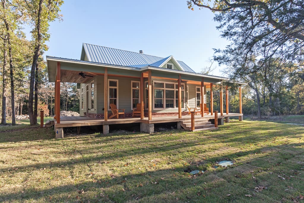 Modern Victorian Cabin in the Woods - Cabins for Rent in Royse City ...