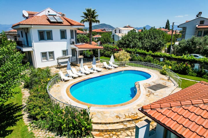 Villa Başaran 4+1 Müstakil Büyük Havuz Ve Bahçeli. - Dalyan