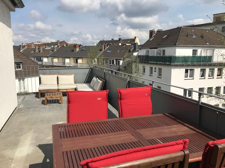 Central Terrace Apartment With A View - Düsseldorf