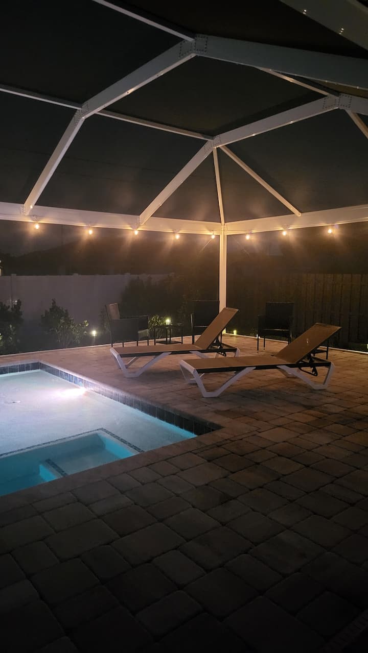 Irish Villa In Trafalgar - Sanibel Island, FL