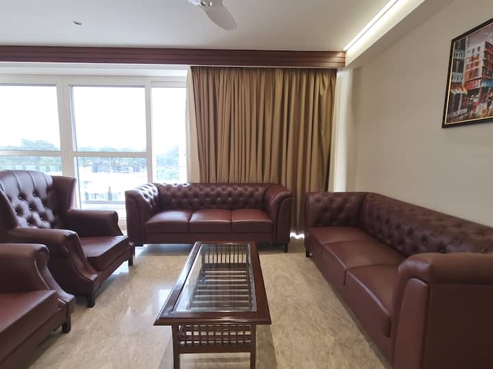 Sky View 4bhk Defence Colony-cook-breakfast-wi-fi - Delhi