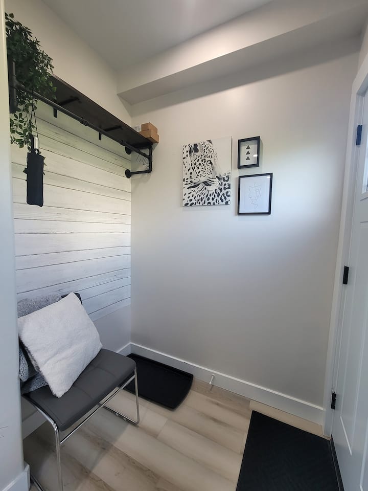 Private Suite - Moncton Central (No Cleaning Fee) - Moncton