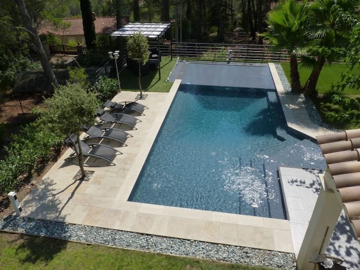 Belle Villa Avec Piscine à Débordement - Le Castellet