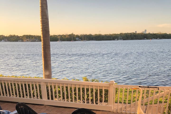 St Petersburg Home Waterside Paradise - St. Petersburg, FL