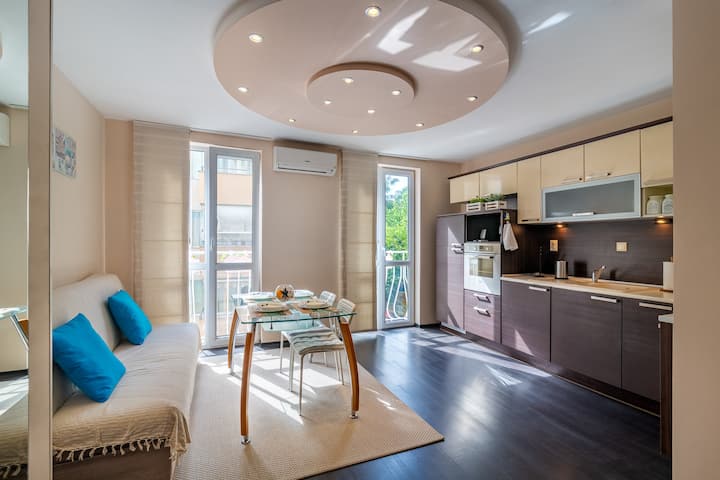 Top Location Apartment In The Center - Varna