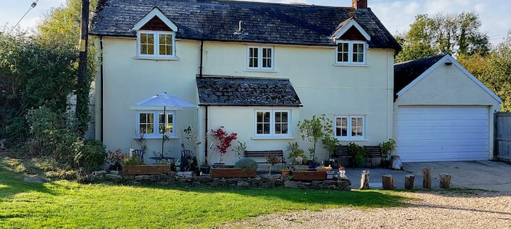 4 Bed Secluded Cottage, Beautiful Farmland Views - Dorset