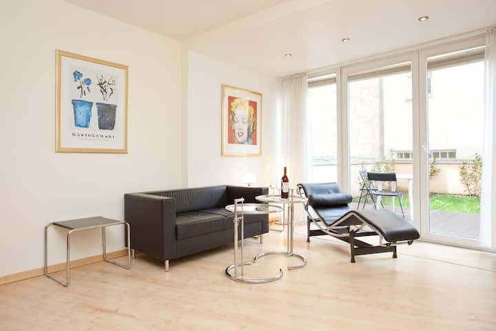 Gemütliches Apartment In Wilmersdorf Mit Terrasse - Berlin