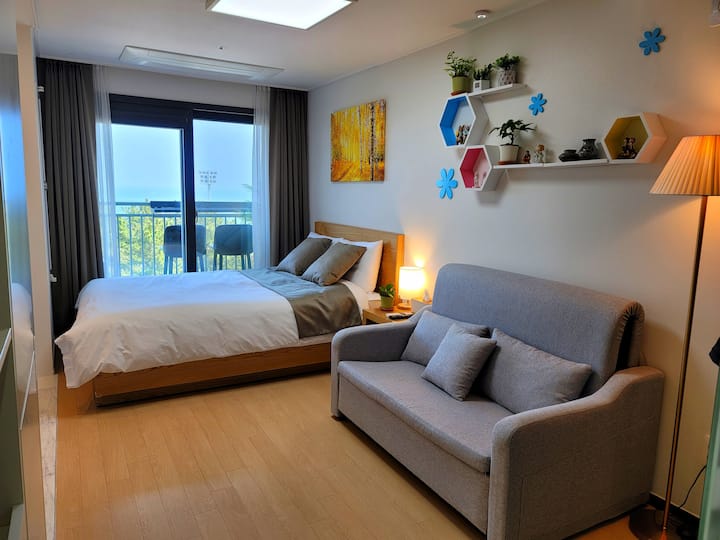 New#속초해변 감성숙소#속초I야경# 취사/바다서프할인 #오션뷰일출#카렌시아 - Sokcho-si