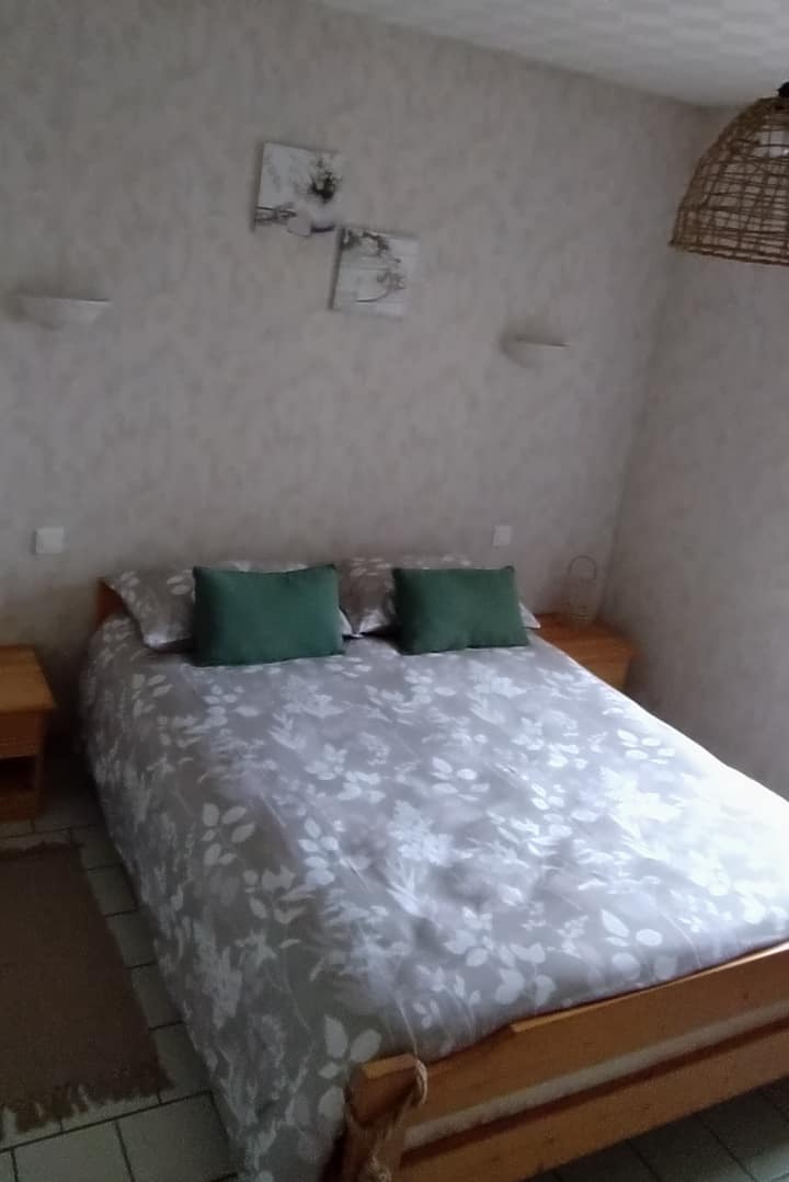 Chambre  2 Pers Salon Kichnette Terrasse Et Jardin - Lalinde