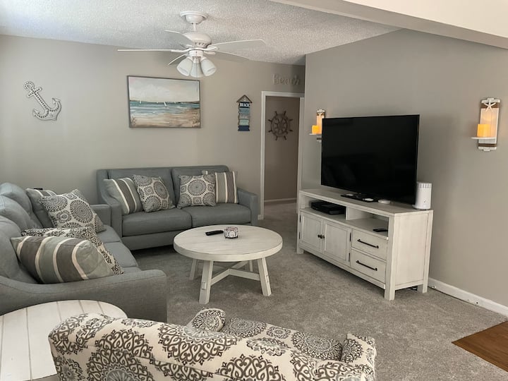Modern Beach Bungalow - Close To Shore Attractions - Brick Township, NJ