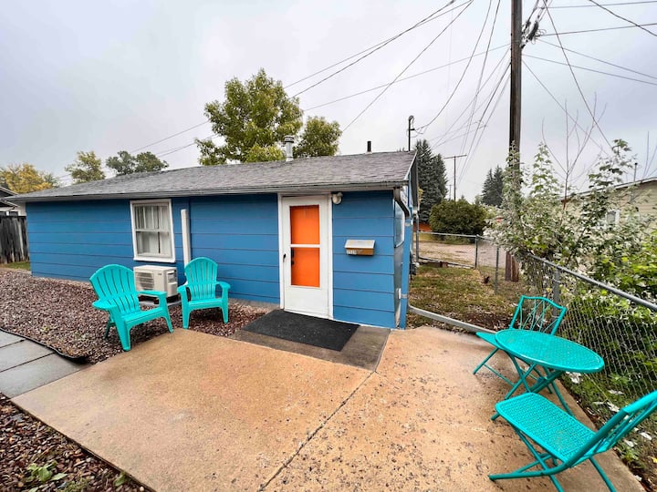 The Colorful Cottage In Great Falls - Great Falls, MT
