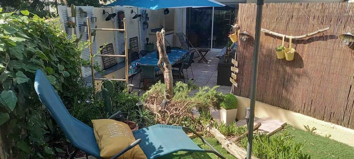 Beau T3 De 45 M2 En Rez De Jardin Et Bord De Mer - Fréjus