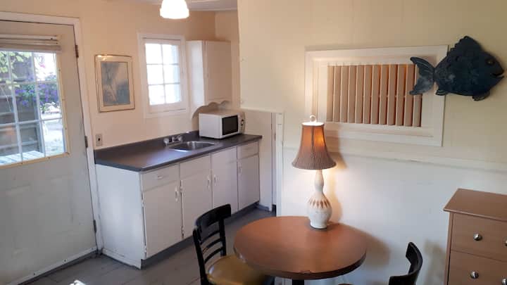 Cozy Cabin #5, One Block To Beach - Grand Bend