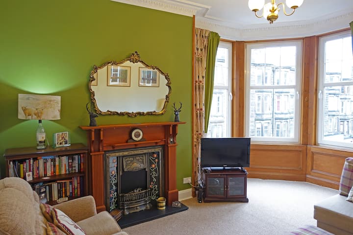 Lovely Victorian Spacious Flat Close To Centre - Edimburgo