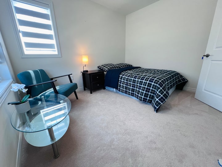 Single Room In A Brand New House-r3 - Brantford