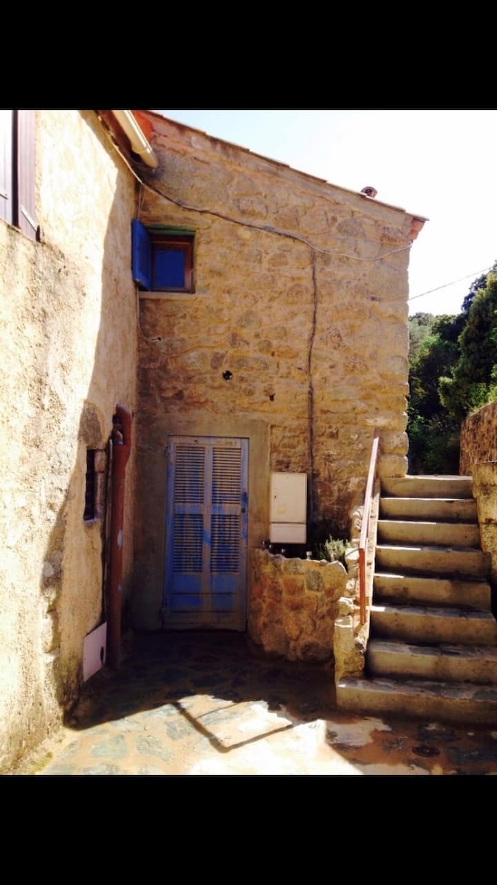 Petite Maison Authentique à Moncale - Calenzana