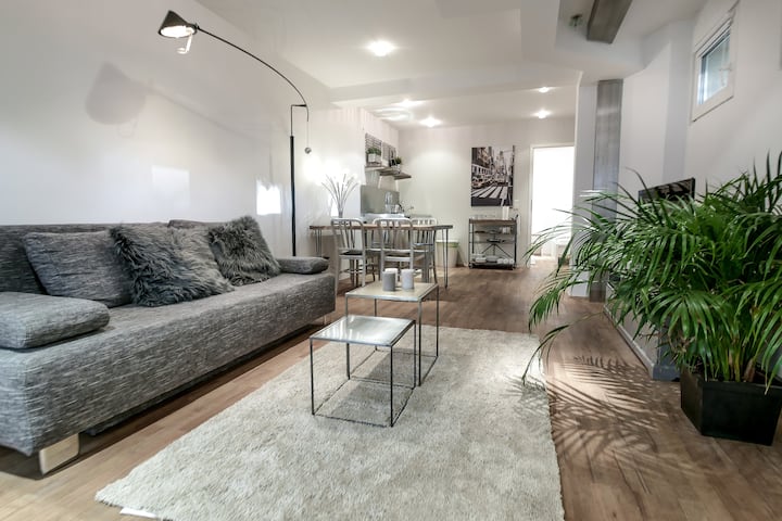 Moderne Designer Wohnung In Top Lage - Colonia