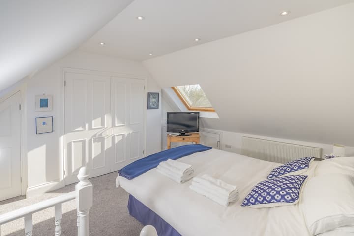 Central Chichester Ensuite King - 奇切斯特