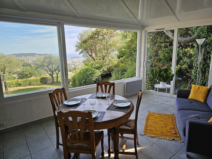 3 Pièces Vue Mer, Parking Et Jardin - Carros