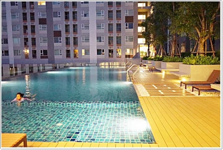 Luxury Service Apt Next To Mrt W/ Wifi  Pool&gym - Bangkok