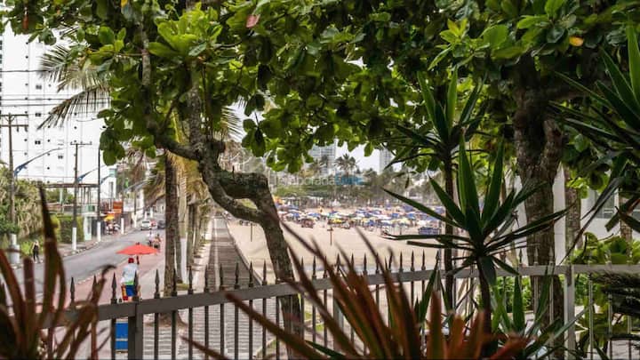 Pé Na Areia Praia Pitangueiras/enseada - Guarujá
