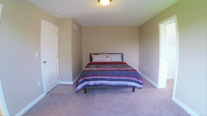Brand New Room With Attached Bath - Sterling Heights, MI